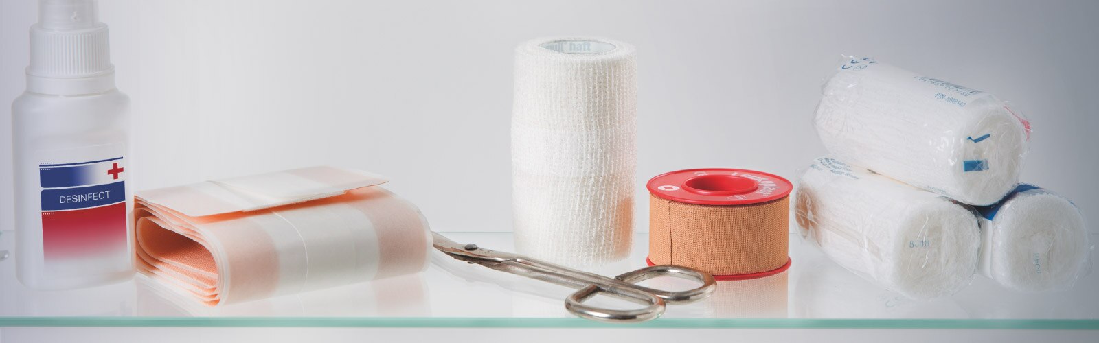 Wound care at home: Caring for minor wounds with Leukoplast!