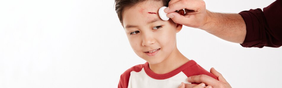 Wound care for lacerations: Explore the Leukoplast range!